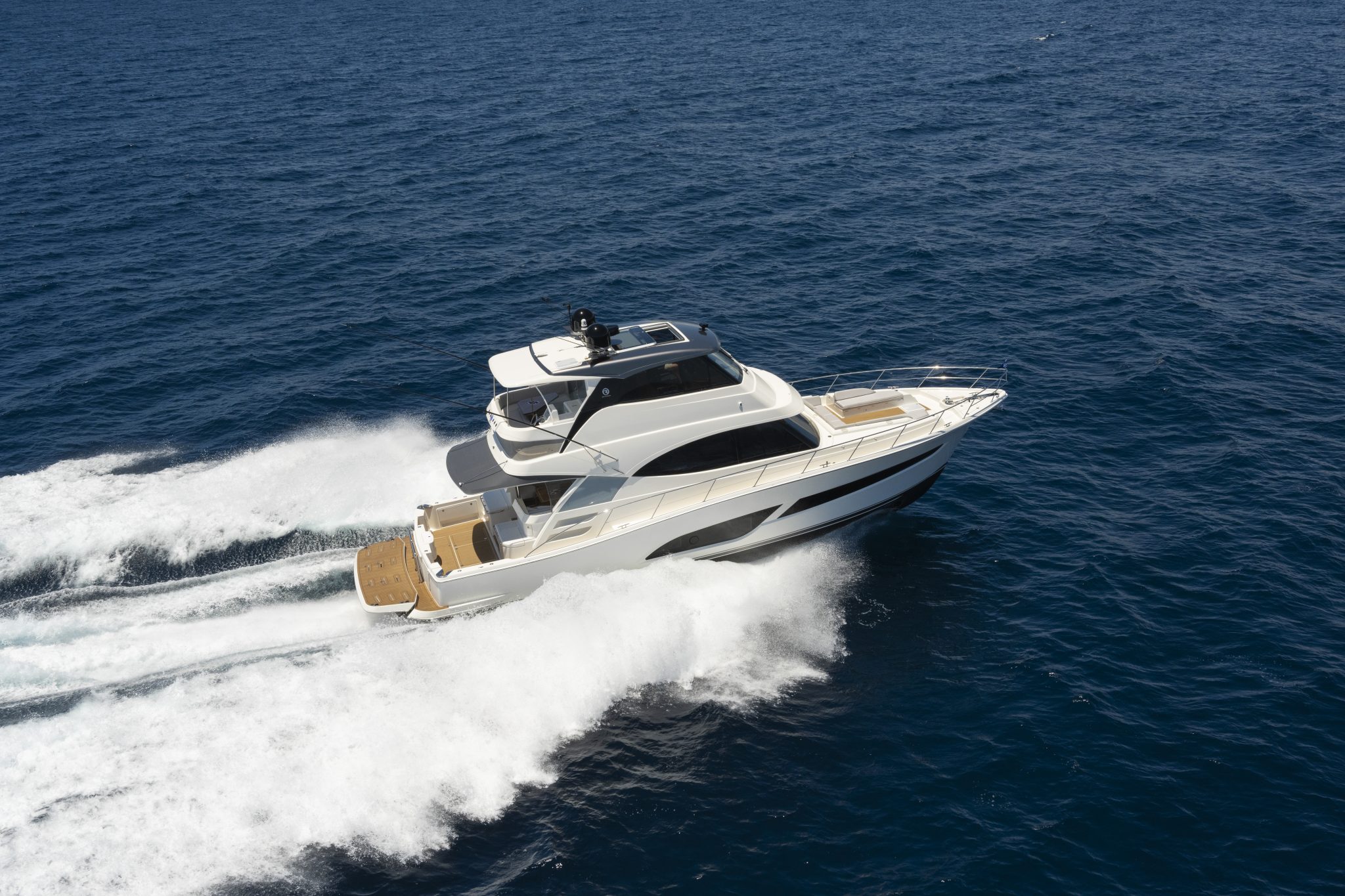 Dan's in-depth review of Riviera 58 Sports Motor Yacht - R Marine Crawley
